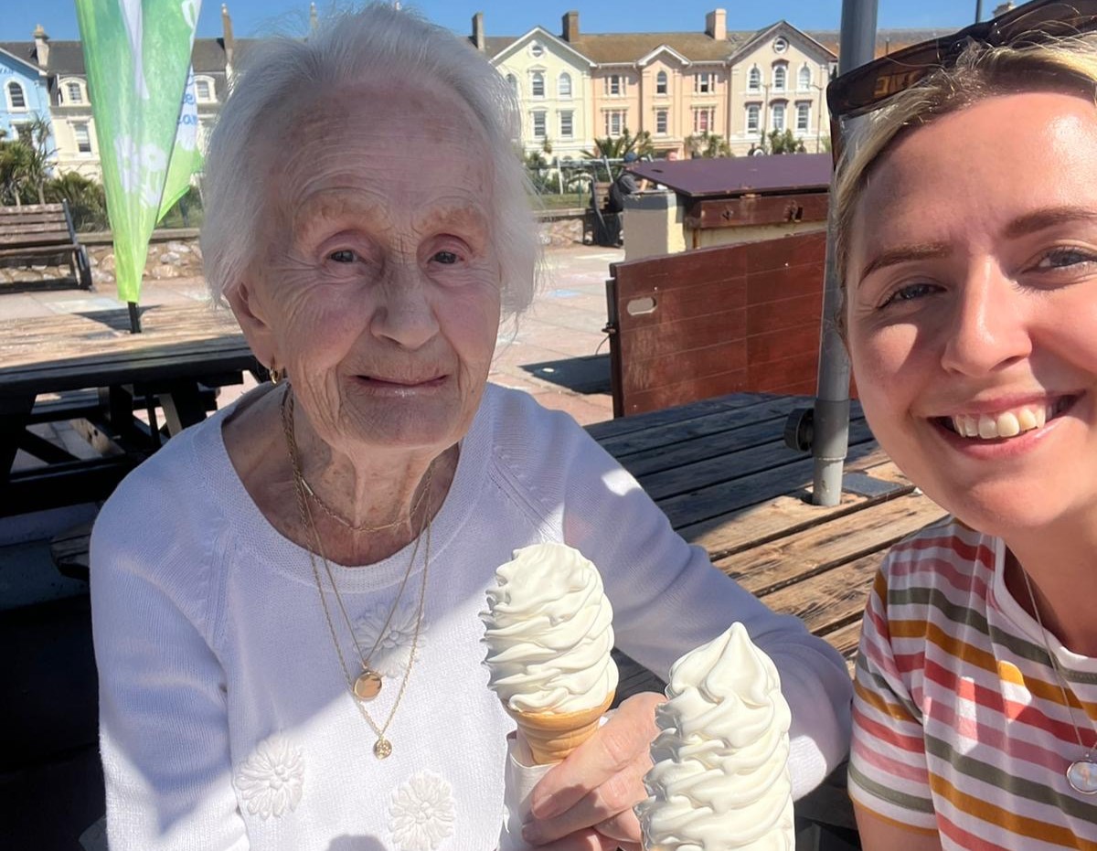 The Benefits and Considerations of Being a Self-Employed Care Worker ...